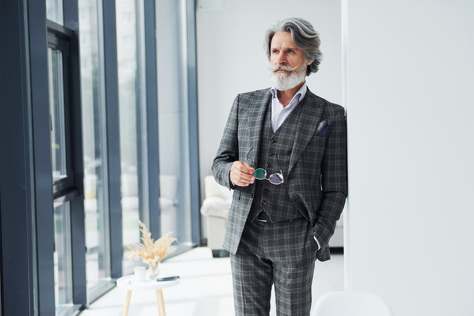 How to Wear a 3 Piece Suit for Men
